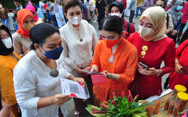 Rotary’s Weekend Market Angkat UMKM, Selvi Ananda Ikut Jualan