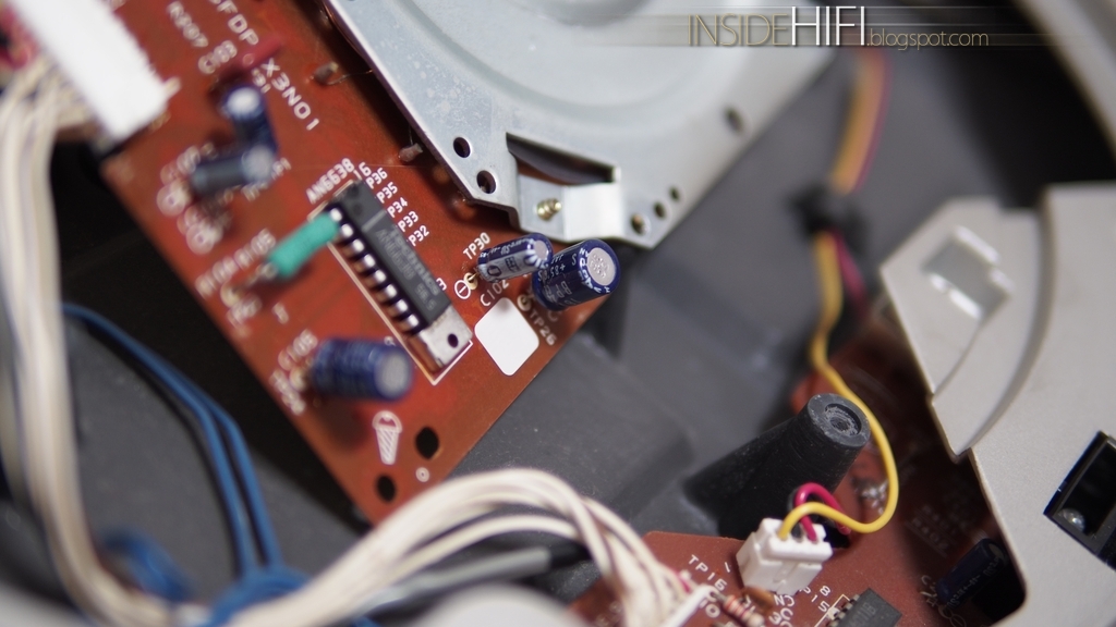 Inside Hi-Fi: Technics SL-QX200 (SL-QX200-SEi)