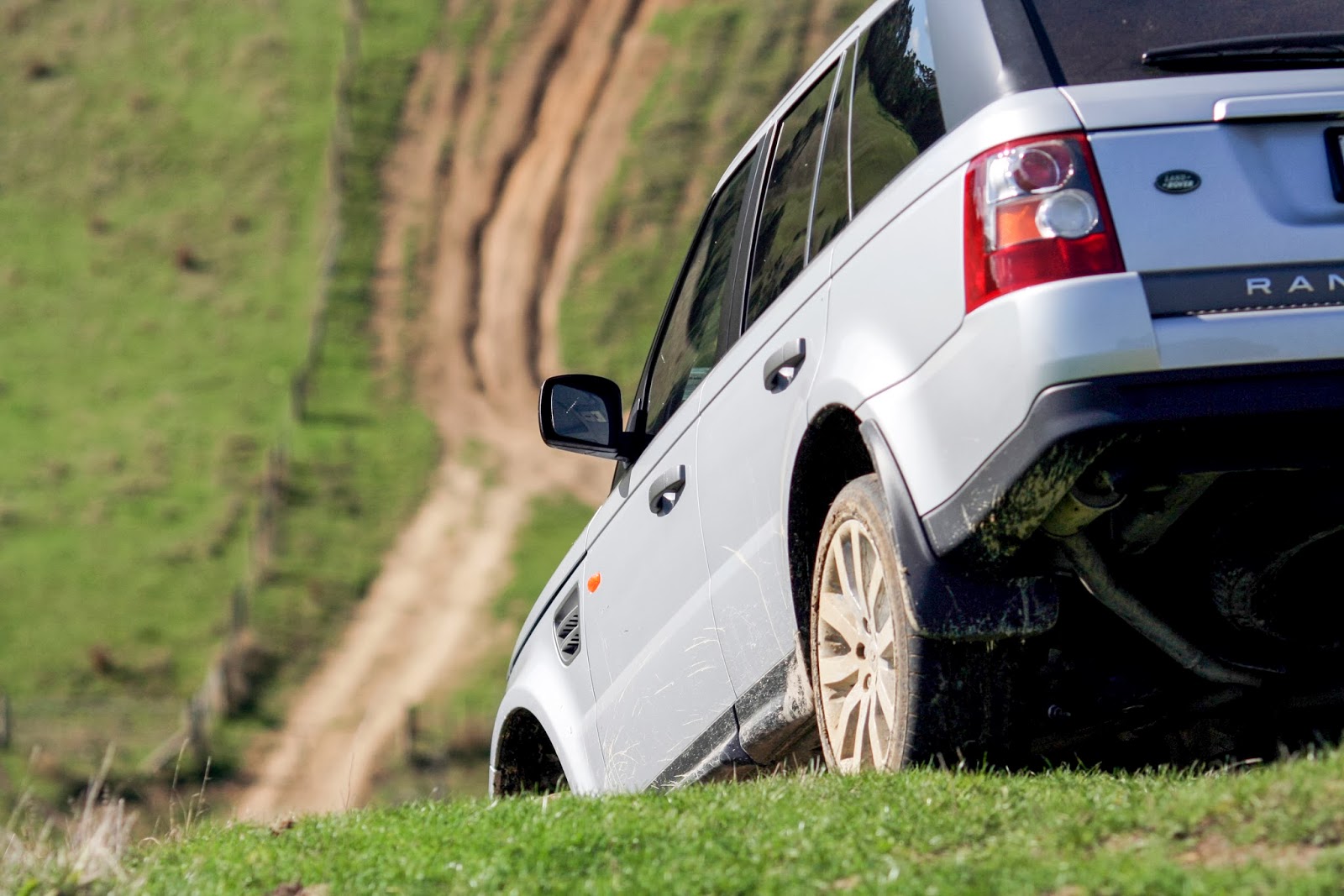 4WD Newz: Off roading 101: How to survive steep descents
