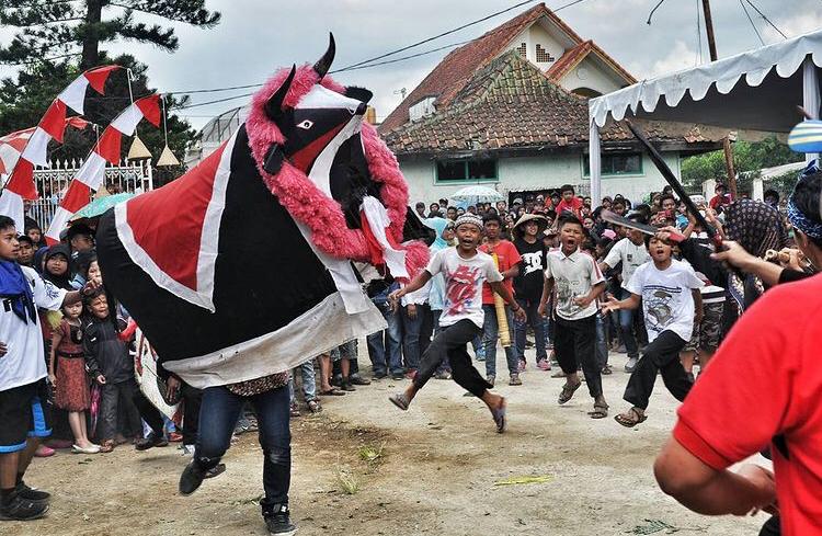 Kebudayaan Desa Cihideung: Talagawarna, Irung-irung dan Sasapian