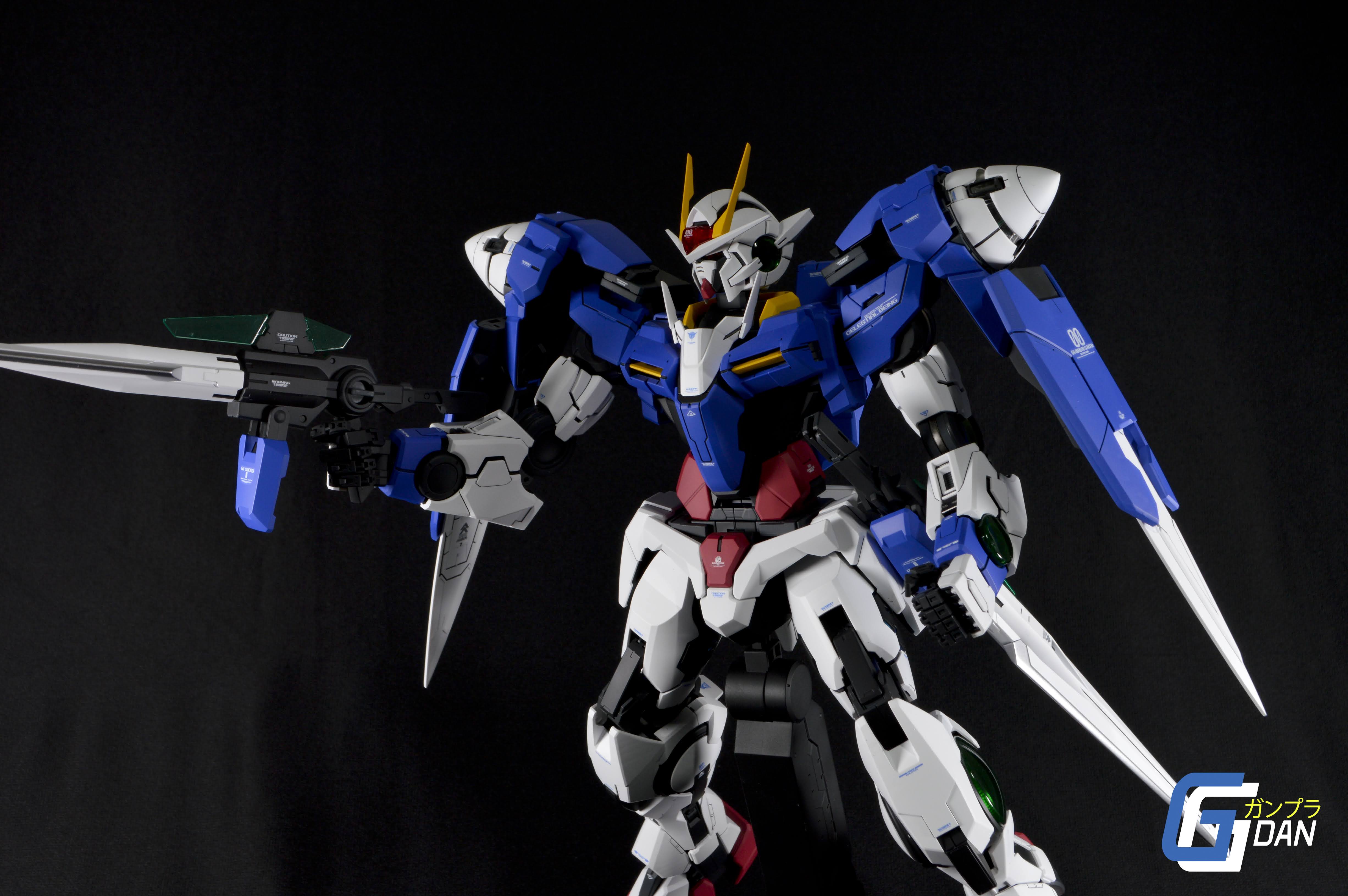 Perfect Grade Gundam 00 Raiser