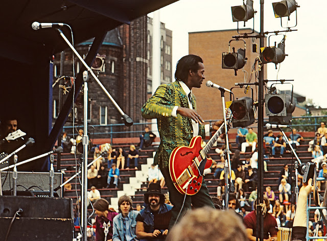 Wonderful Color Photographs of the Toronto Pop Festival, June 1969 ...
