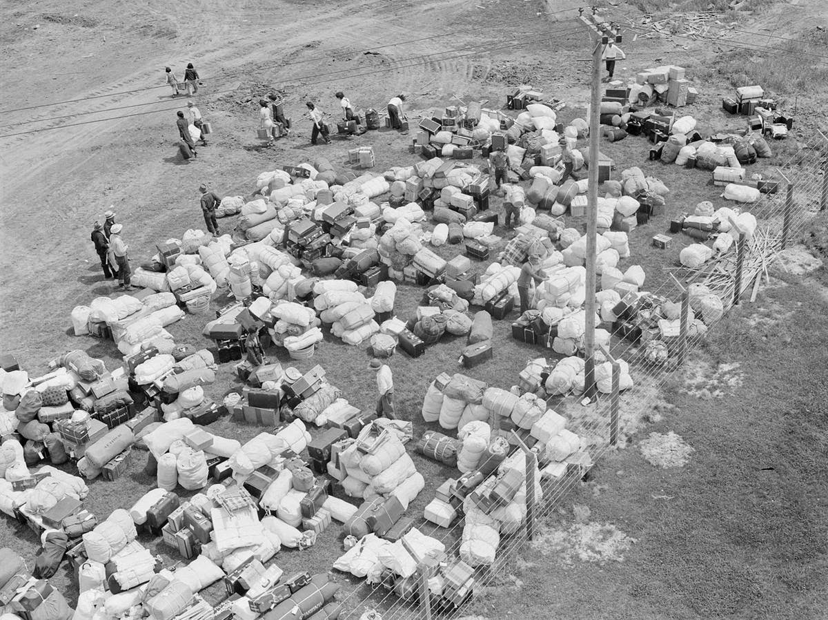 Pictures of the Internment of Japanese Americans During World War II ...