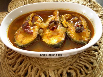 Delicious : The Indian Food Court: Machher Jhol (Bengali Fish Curry)