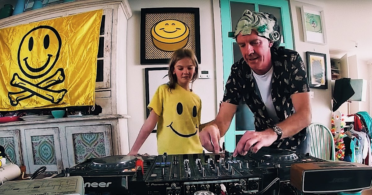 FAT GIRL SLIM | Die Tochter von Fatboy Slim legt auf und wird vom Papa ... FAT GIRL SLIM | Die Tochter von Fatboy Slim legt auf und wird vom Papa ...