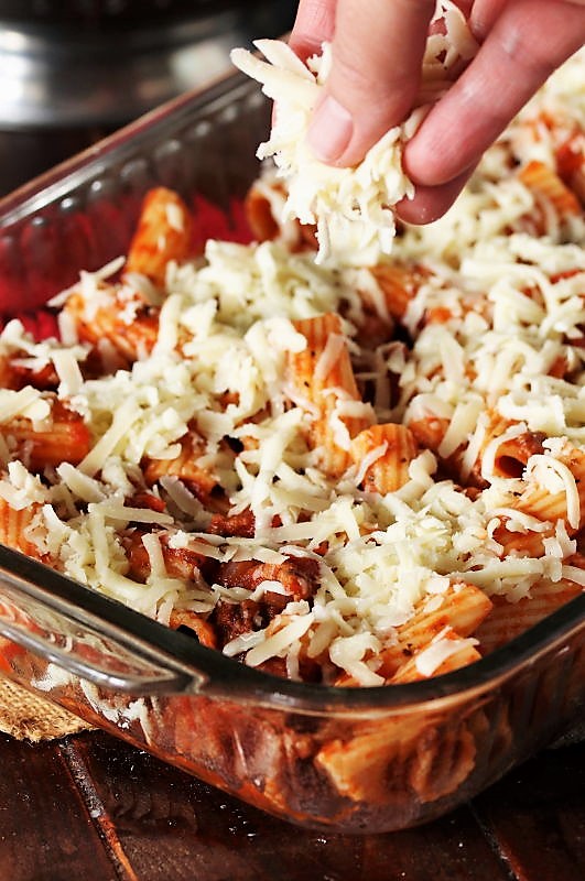 Easy Baked Mostaccioli (aka: Baked Cheesy Pasta) | The Kitchen is My ...