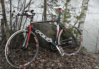 Läskimaija: Muna-asentoon!