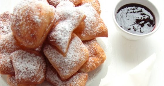 Beignets with Raspberry Sauce - Wow Recipes