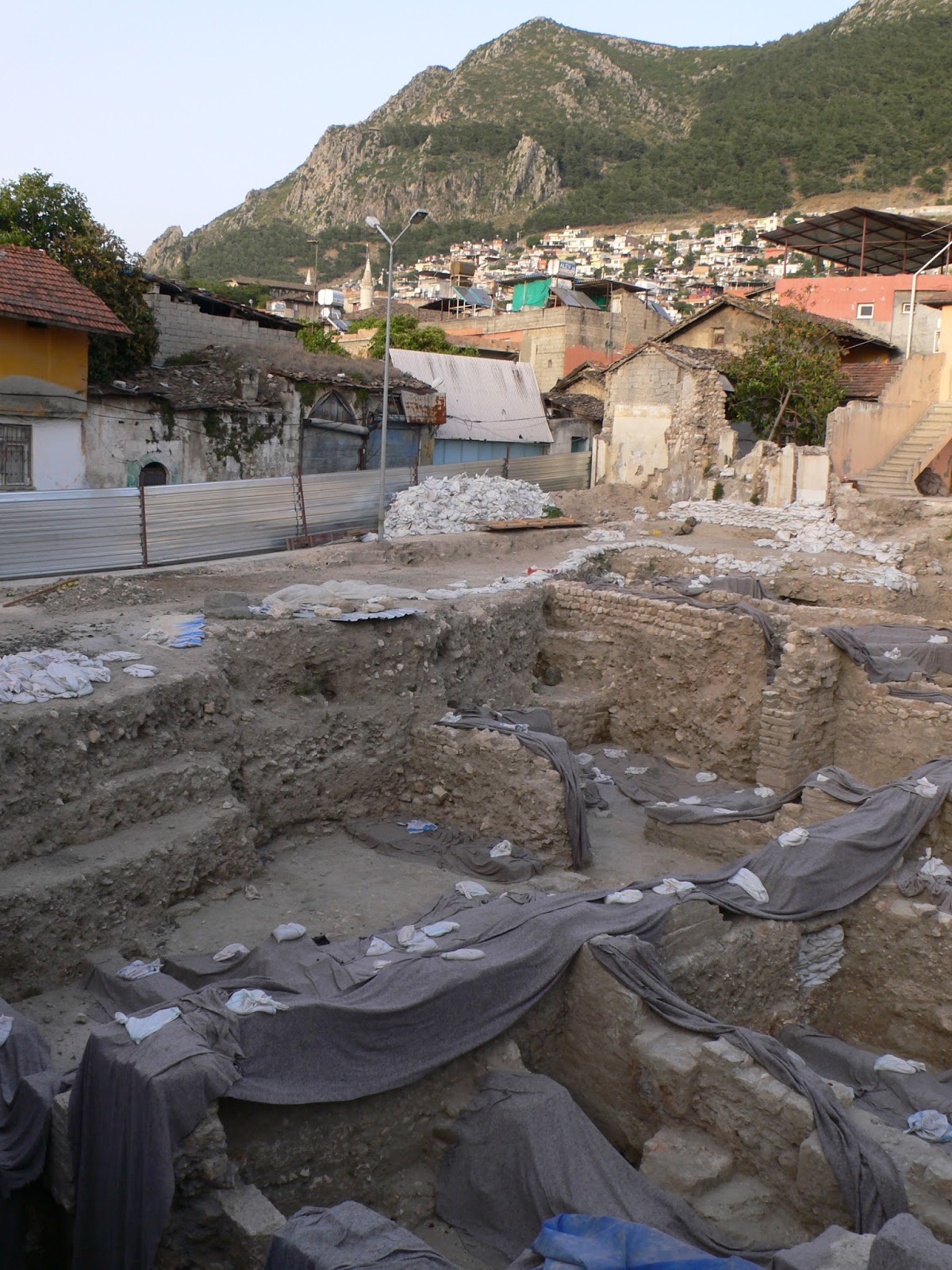 Antioch - The Queen of the East: Excavation in Epiphanea, Antioch