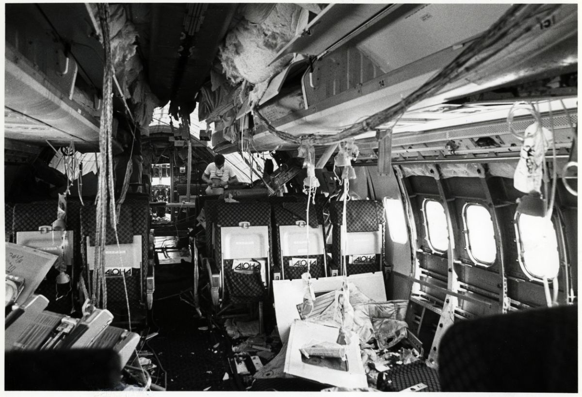 April 28, 1988: The Roof of an Aloha Airlines Jet Ripped Off in Mid-Air ...