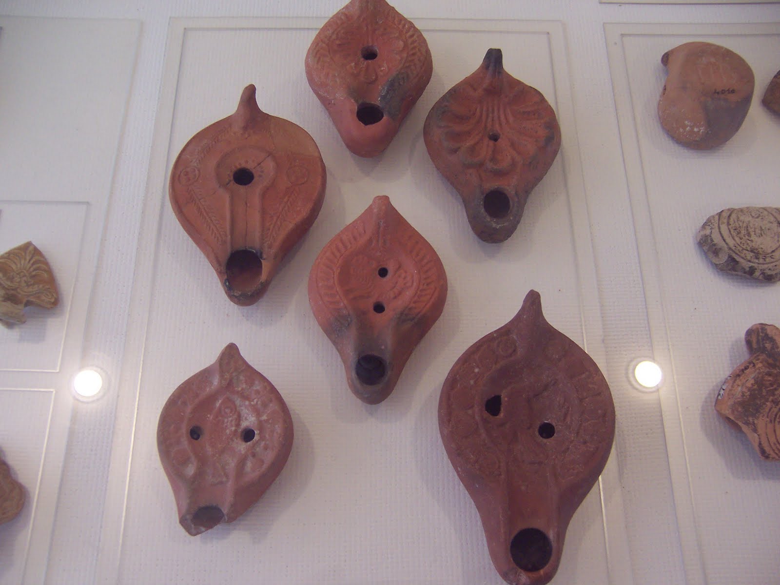 DOMVS ROMANA: Lucerna, alumbrarse en la antigua Roma