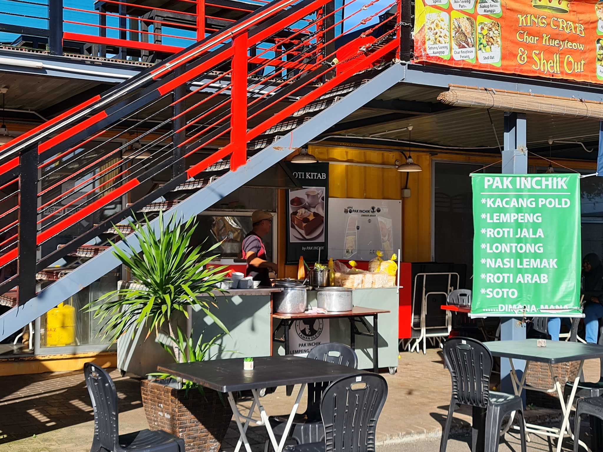 Roti Kitab, Menu Klasik Ala-Ala Kampung Pak Inchik Kafe, Laman Ole-Ole ...