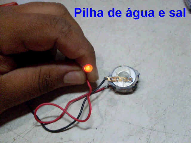Pilha Caseira de Água e Sal