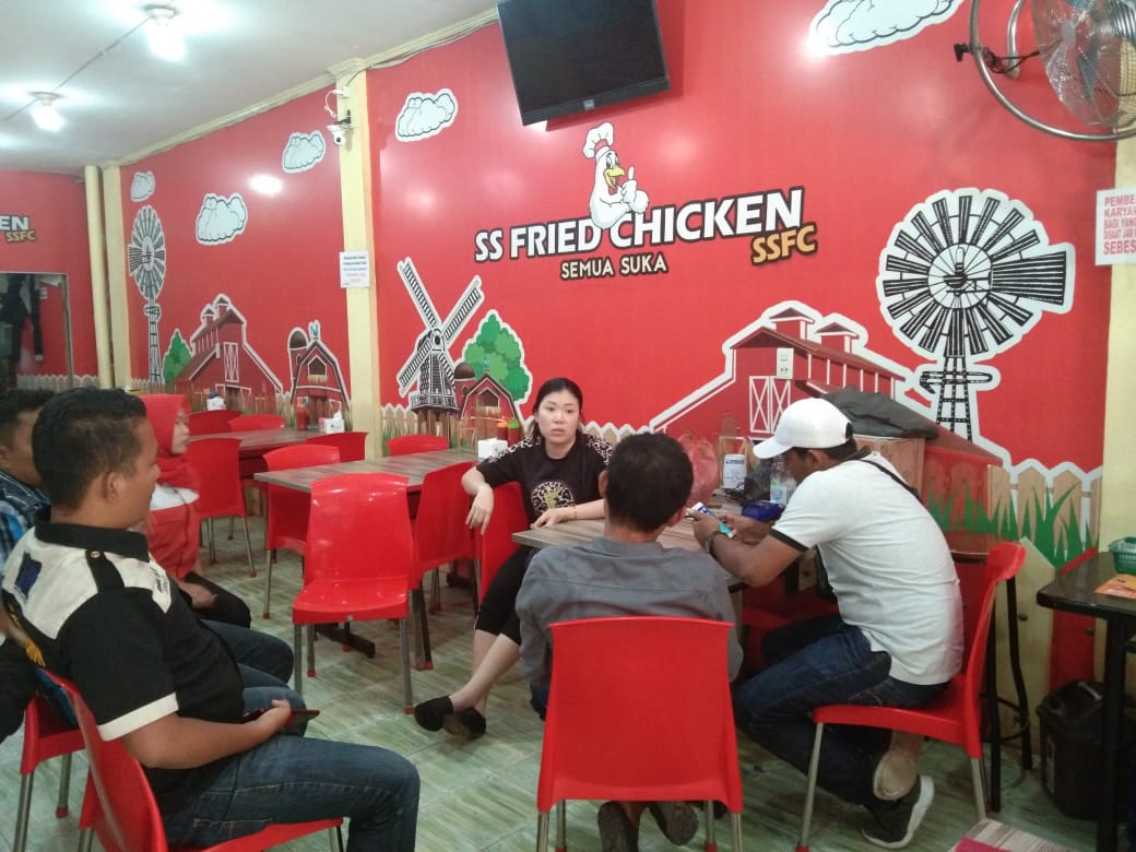 Mendapatkan Ayam Goreng Berbau Busuk, Pelanggan SS Fried Chicken ...