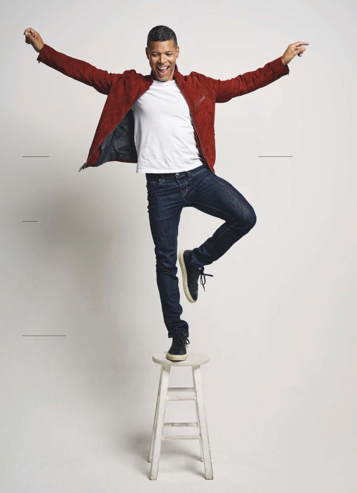 Wilson Cruz para OUT Magazine en fotos de The Riker Brothers