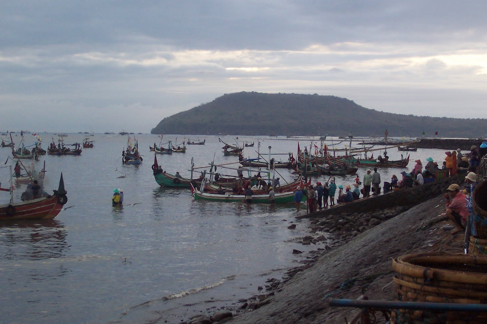 Pantai Muncar - Perumperindo.co.id