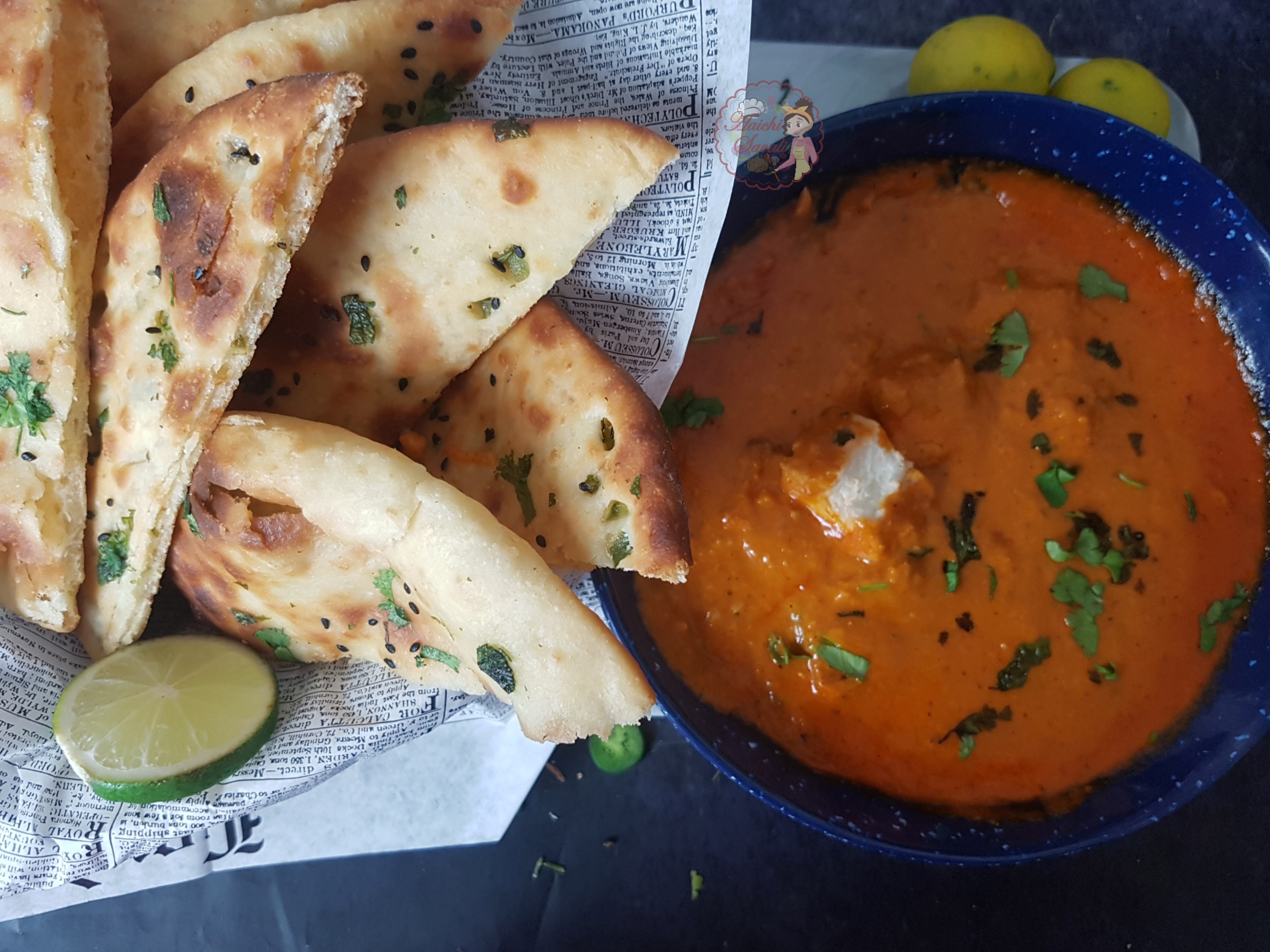 Cheese Naan With Gravy