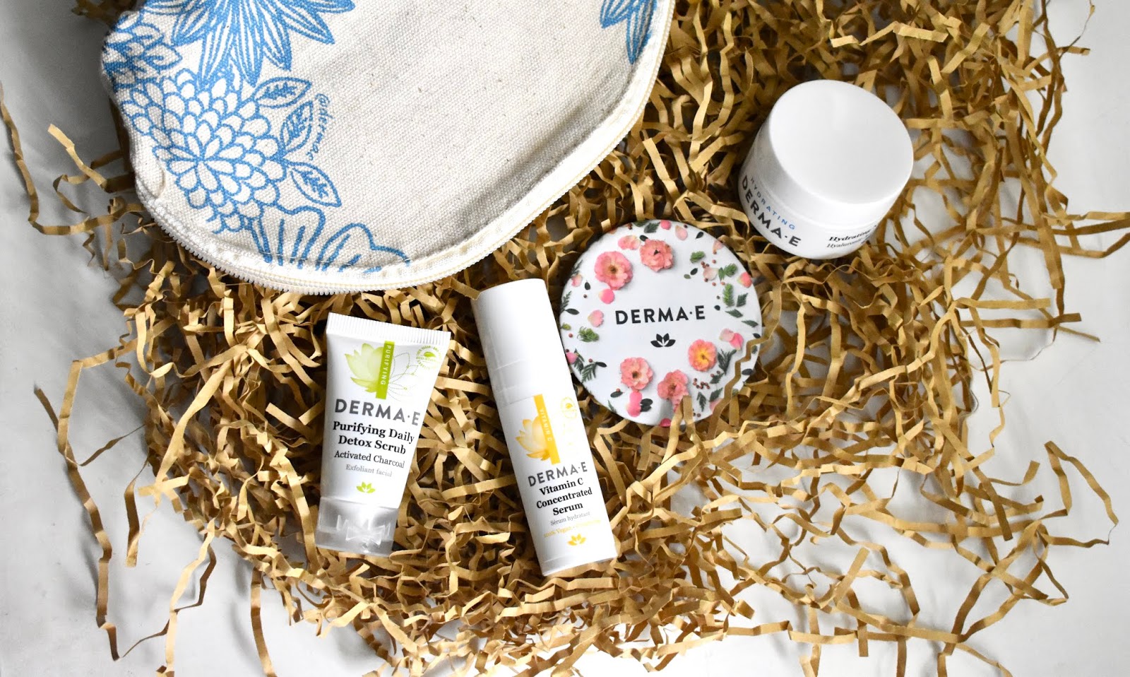 Holiday Gift Idea: DERMA E The Perfect Travel Kit | Aquaheart