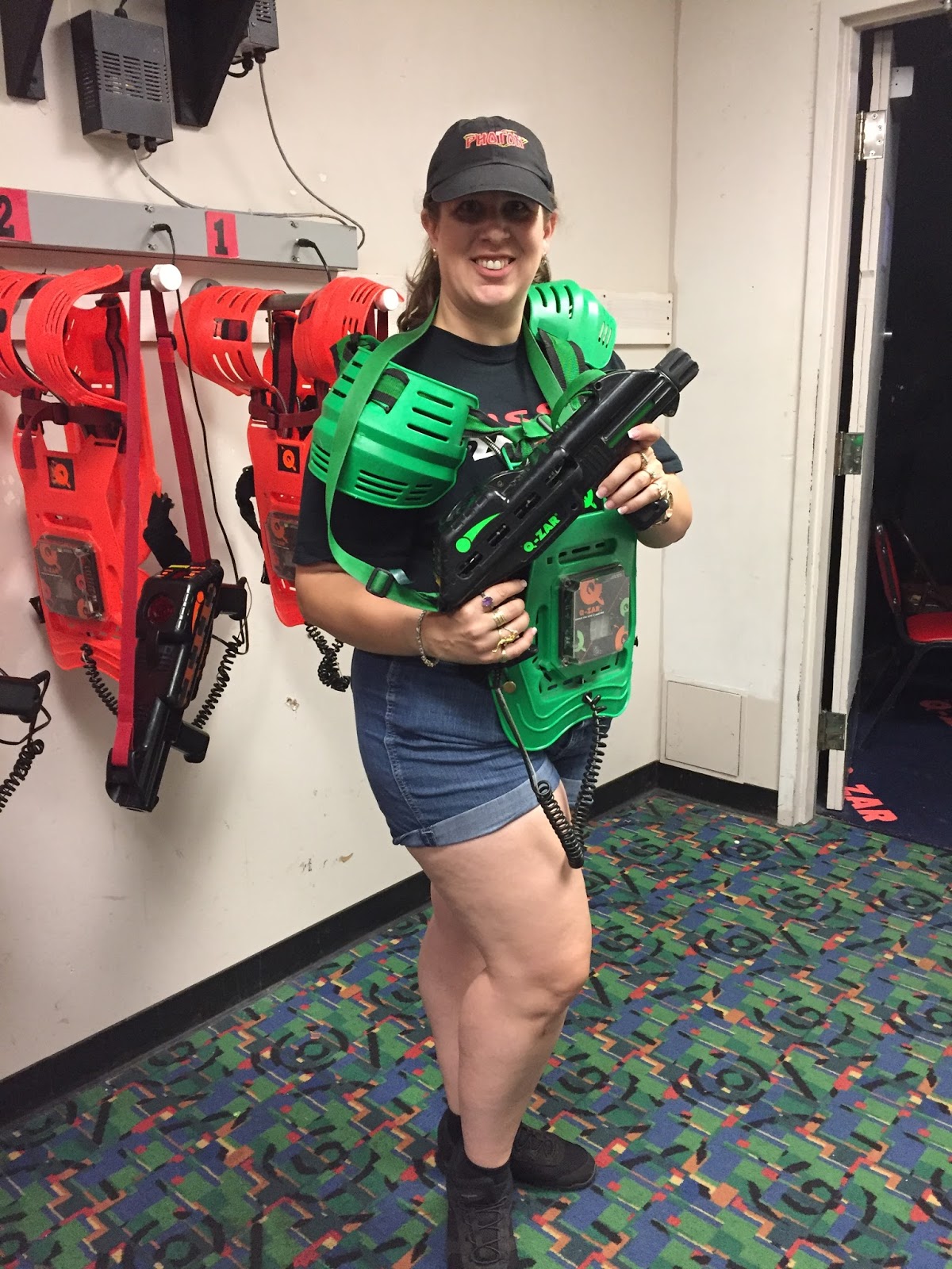 Tiviachick Loves Laser Tag: Q-ZAR!!!