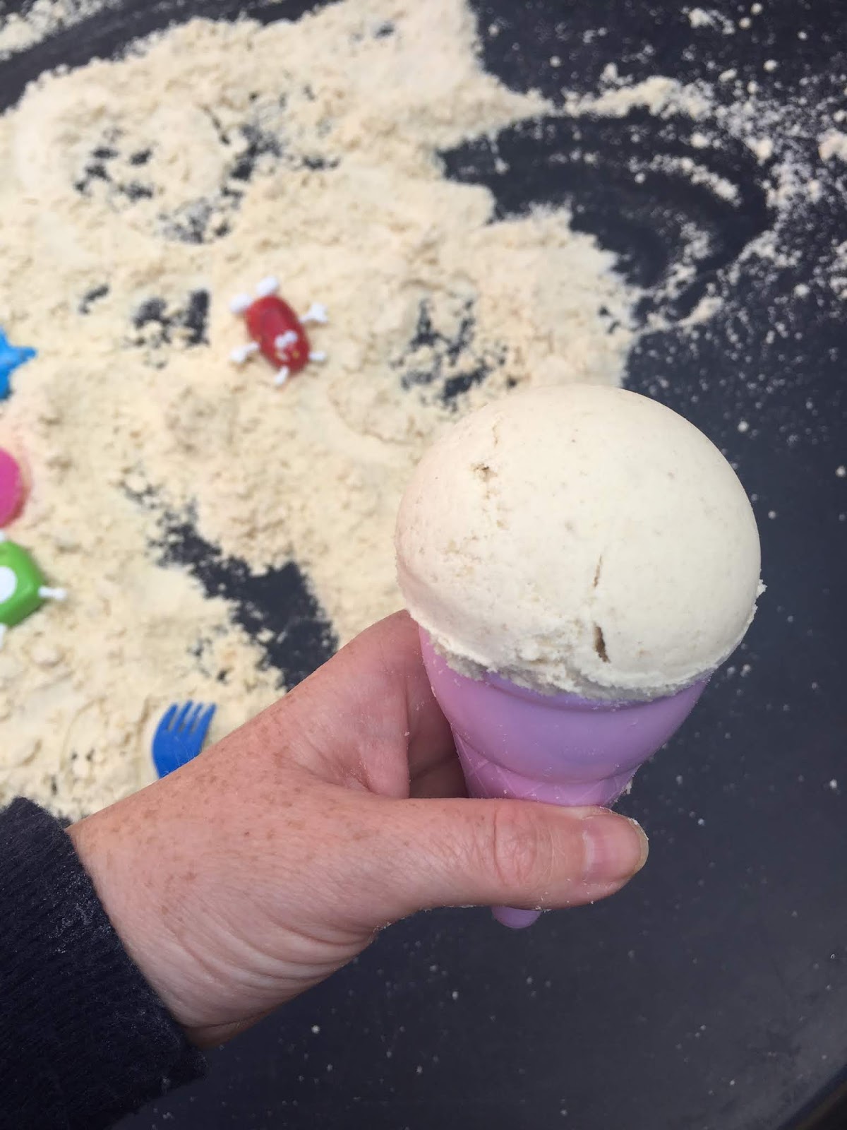 Space Tuff Tray - Moon Sand & Moon Rock Catapults