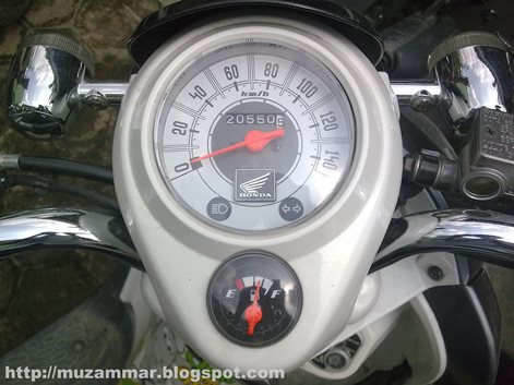 Komparasi speedometer Honda Scoopy karbu dan Scoopy FI,lebih terkesan ...