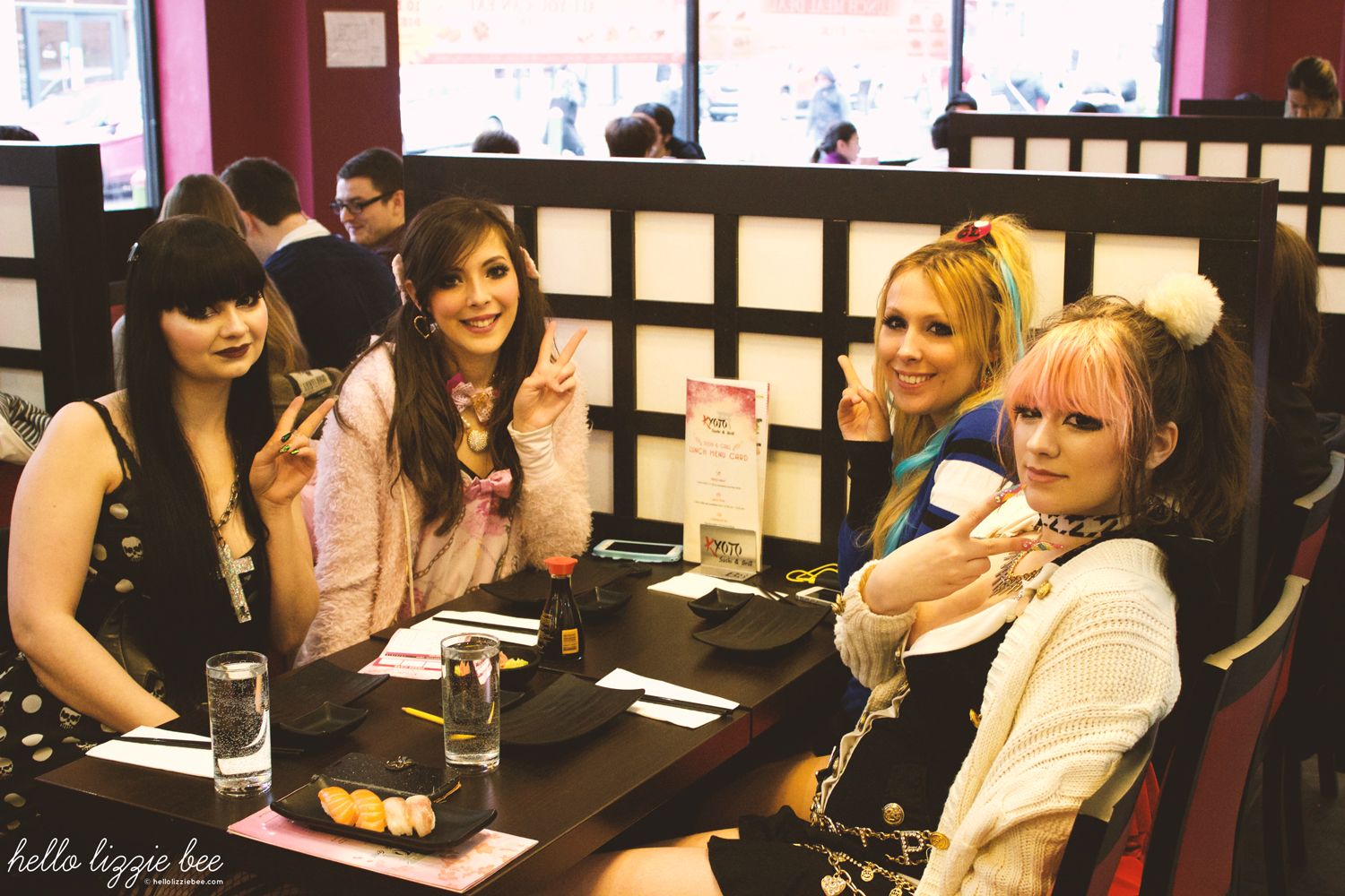 A Day in the Life of a Gyaru - Hello Lizzie Bee