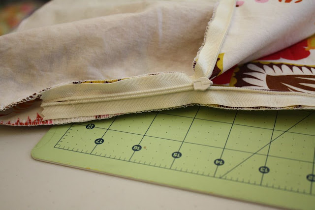 zippered pillow cover tutorial