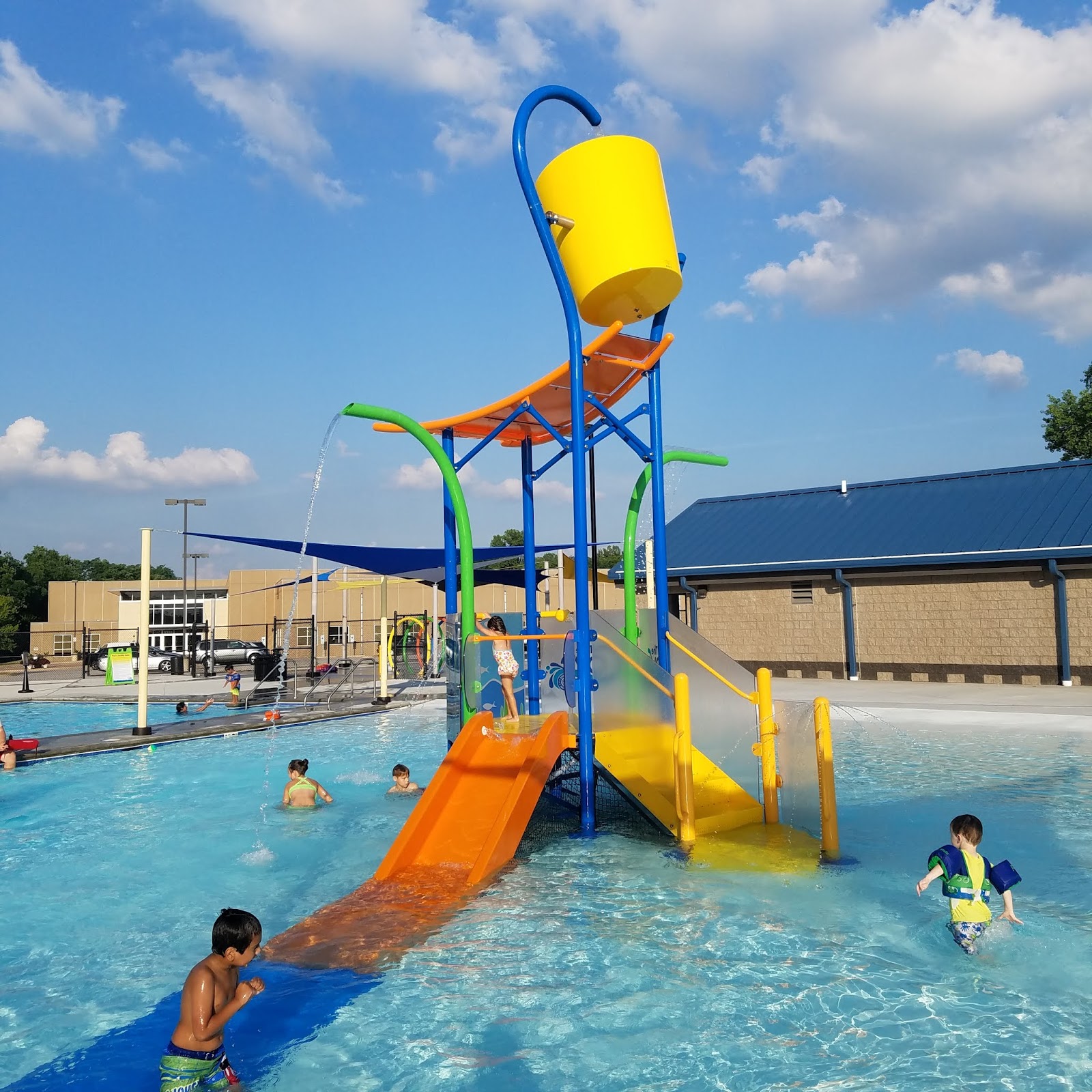 Play St. Louis: The Cove at St. Peters Pool, St. Peters