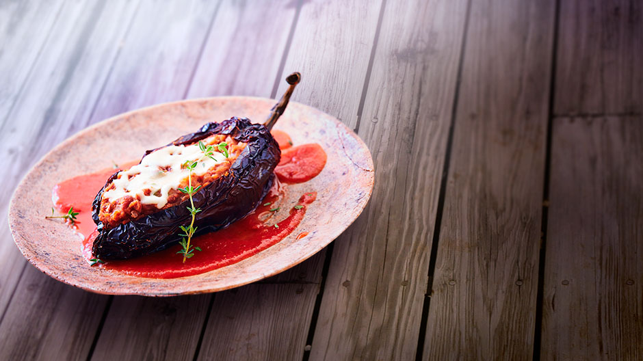 CHILE ANCHO RELLENO DE FRIJOLES - RECETAS MEXICANAS