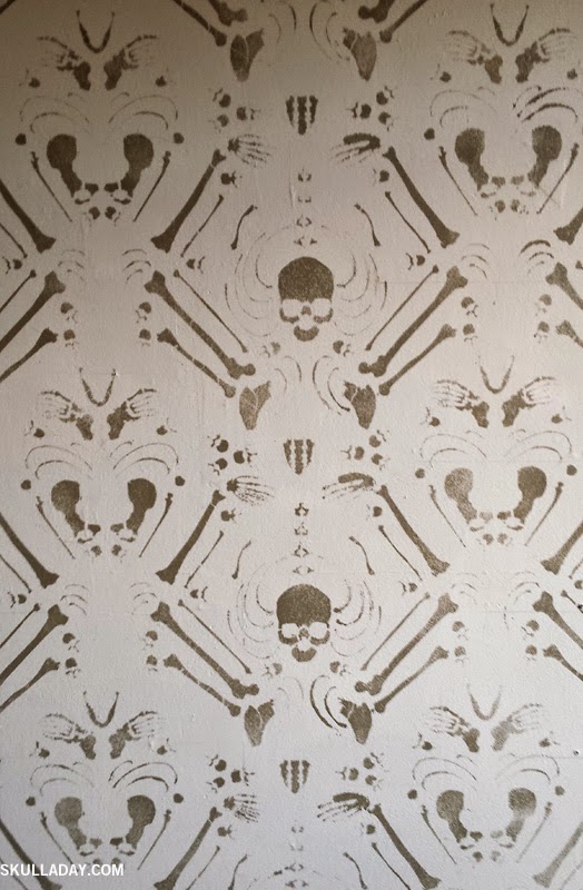 [BONUS] Skeleton Damask Stencil