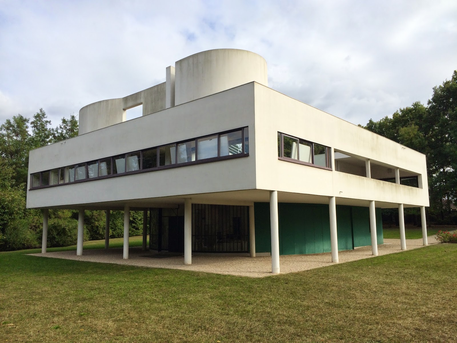 THE PARIS PIPELINE: Le Corbusier and the golden ratio