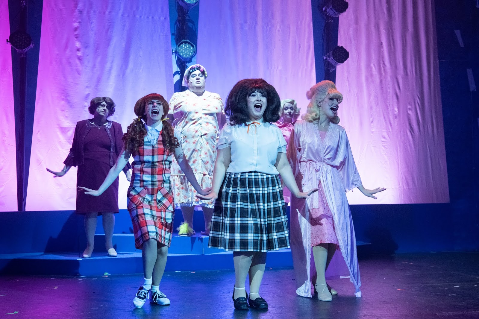 krismulkey.com: Hairspray, the musical, is great date night fun