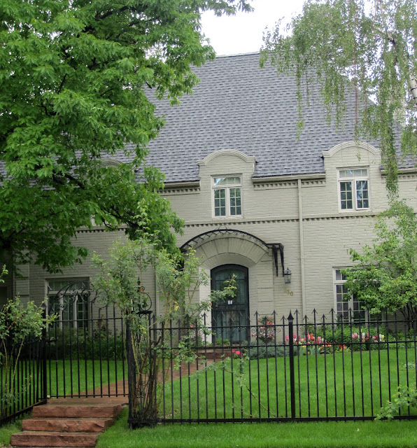 Simple Details: neighborhood tour...