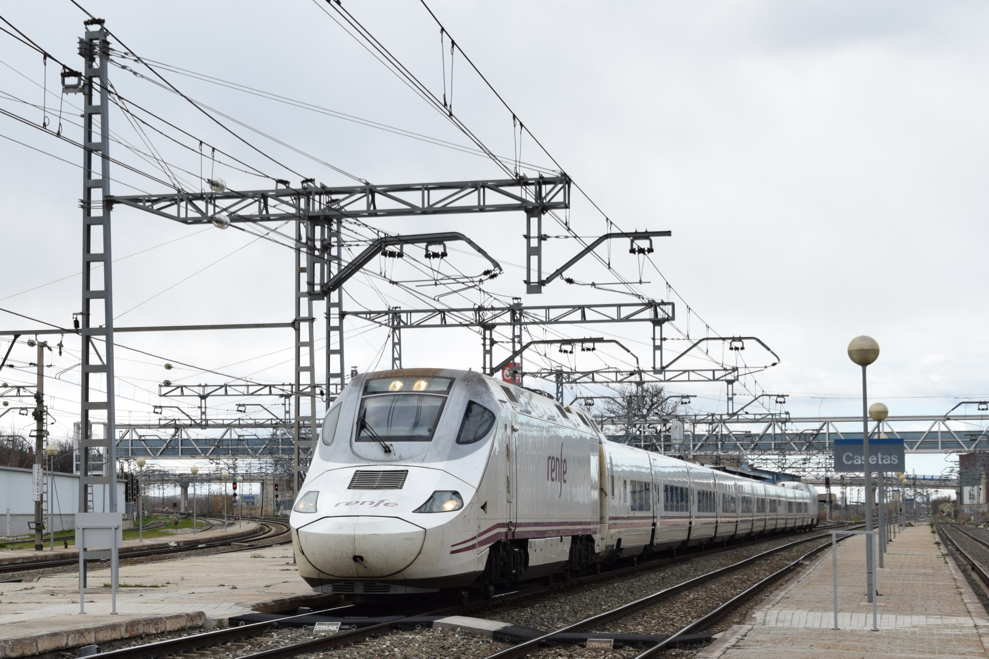Unos cuantos trenes: FOTOGRAFÍA --- Serie 130