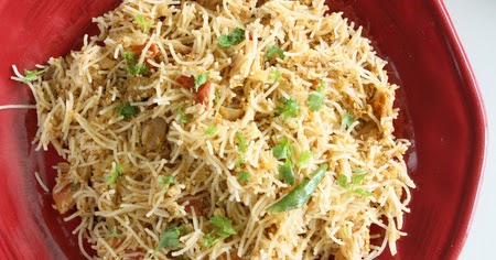 Sandhiya's Cookbook: Egg Kothu Idiyappam | Kothu Idiyappam | Idiyappam ...