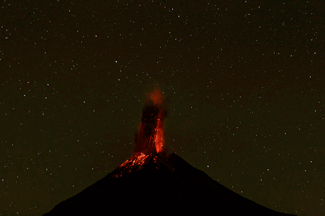 Volcán de Colima (Fuego) Eruption - Wallpaper