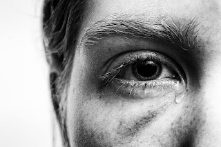 A Person’s Pupils: a New Technique to Learn about Their Past Traumas