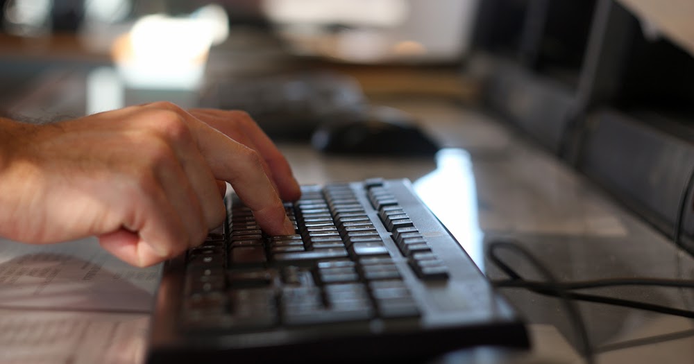 LUKEKO KHABAR: TEN FAMOUS SOFTWARE ENGINEERS AND THEIR APPLICATIONS