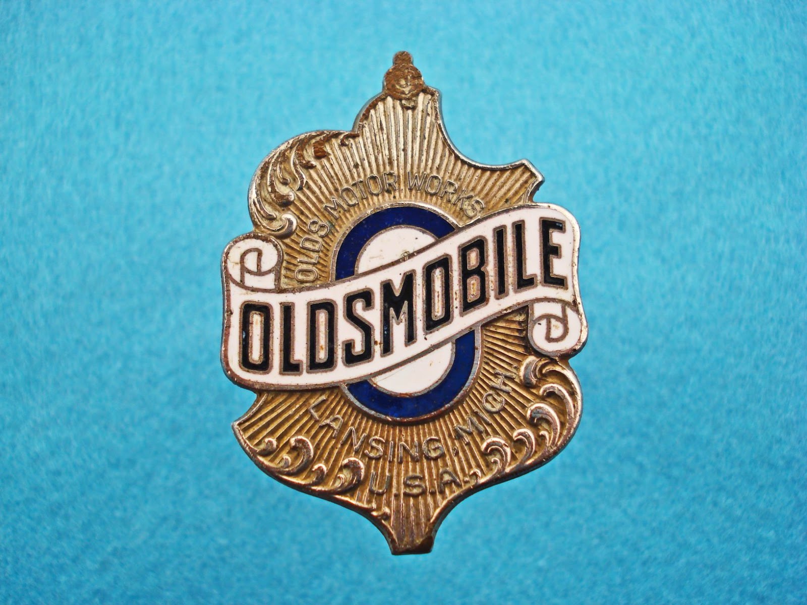 American Auto Emblems: OLDSMOBILE