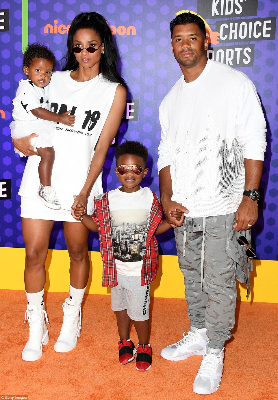 Stunning photos of Ciara and her family at Nickelodeon Kids' Choice ...