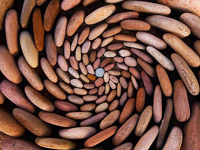 Mail2Day: Geometric Shapes | Land Art by Using Natural Materials (13 pics)