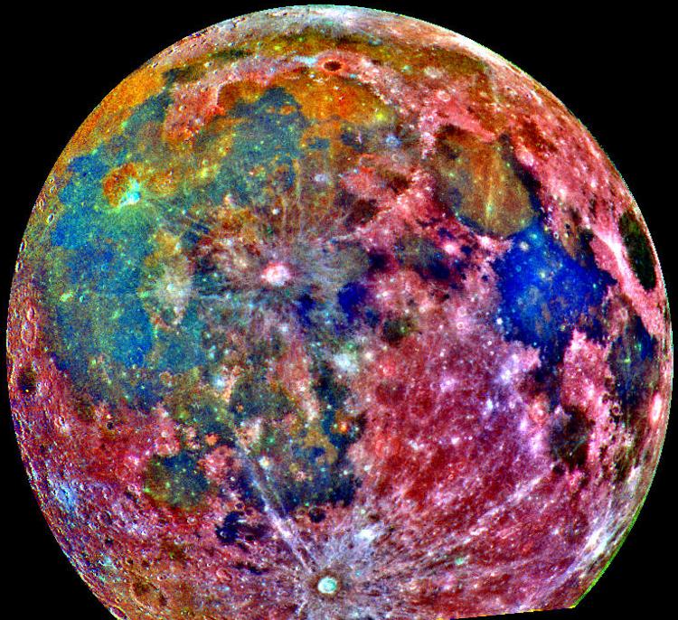 Infobservador: ¿La Luna tiene colores?