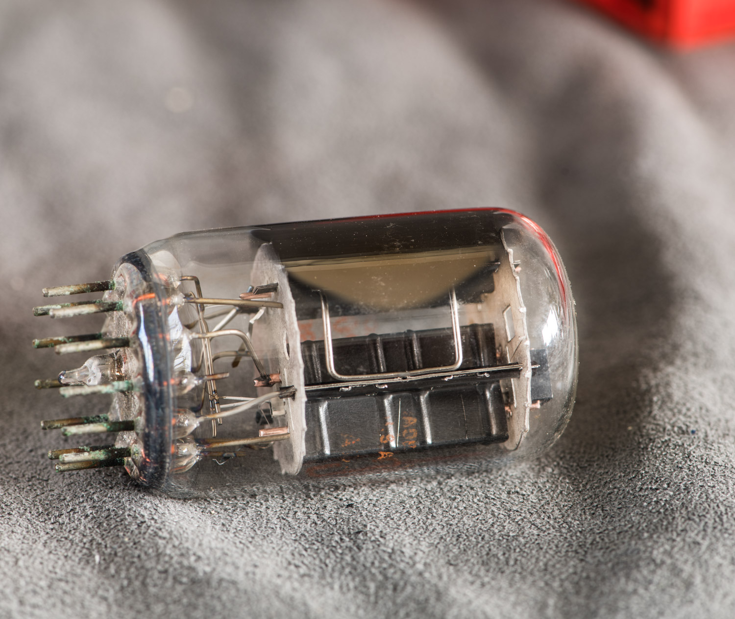 VinylSavor: Tube of the Month : The 6FJ7