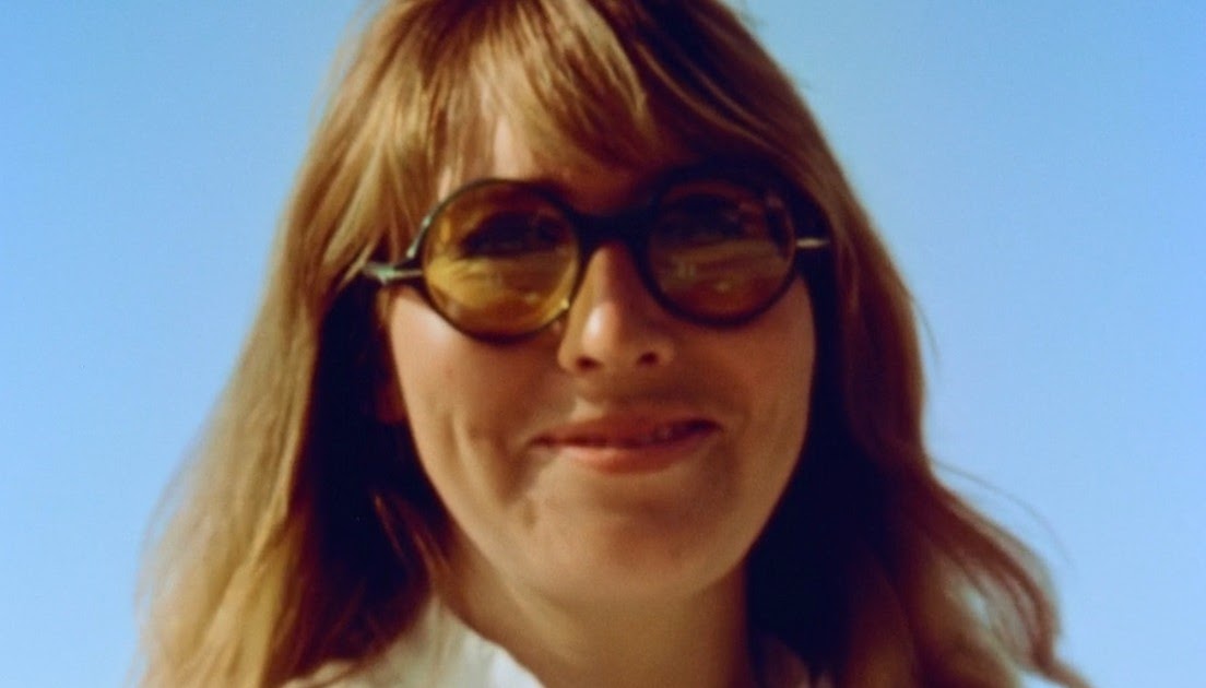 Meet the Beatles for Real: Beautiful ladies in India