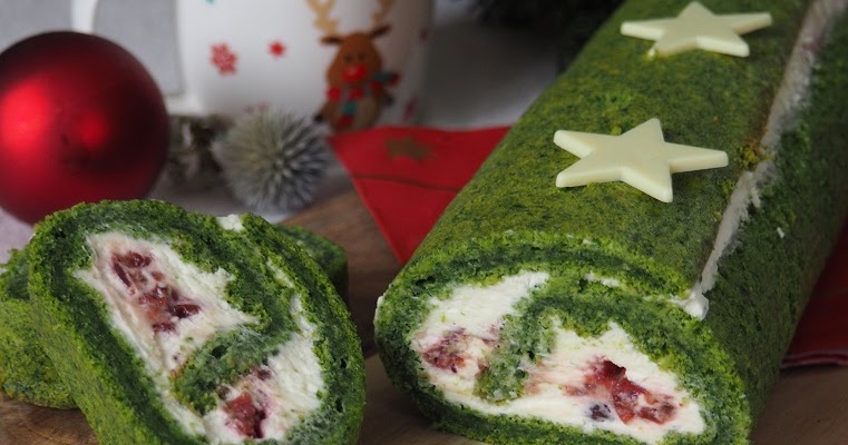 Zielona rolada z żurawiną i kremem z białej czekolady | kolorowo-torcikowo