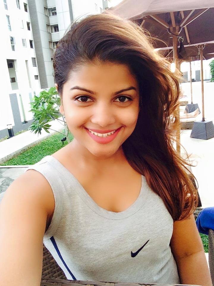 Sri Lankan Sexy Girls | Sri Lankan Hot Kello: Mix of Hot Lankan Girls