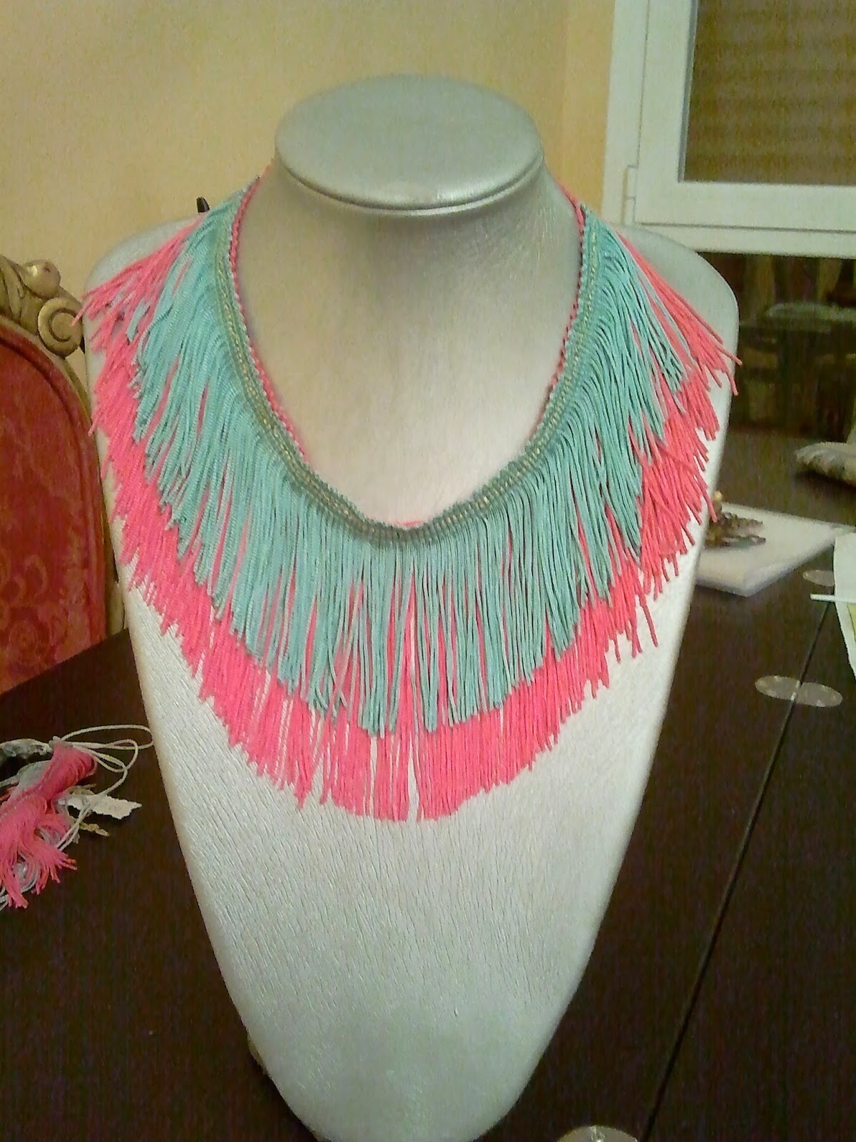 Collares originales, pon un fleco de color en tu vida!!!