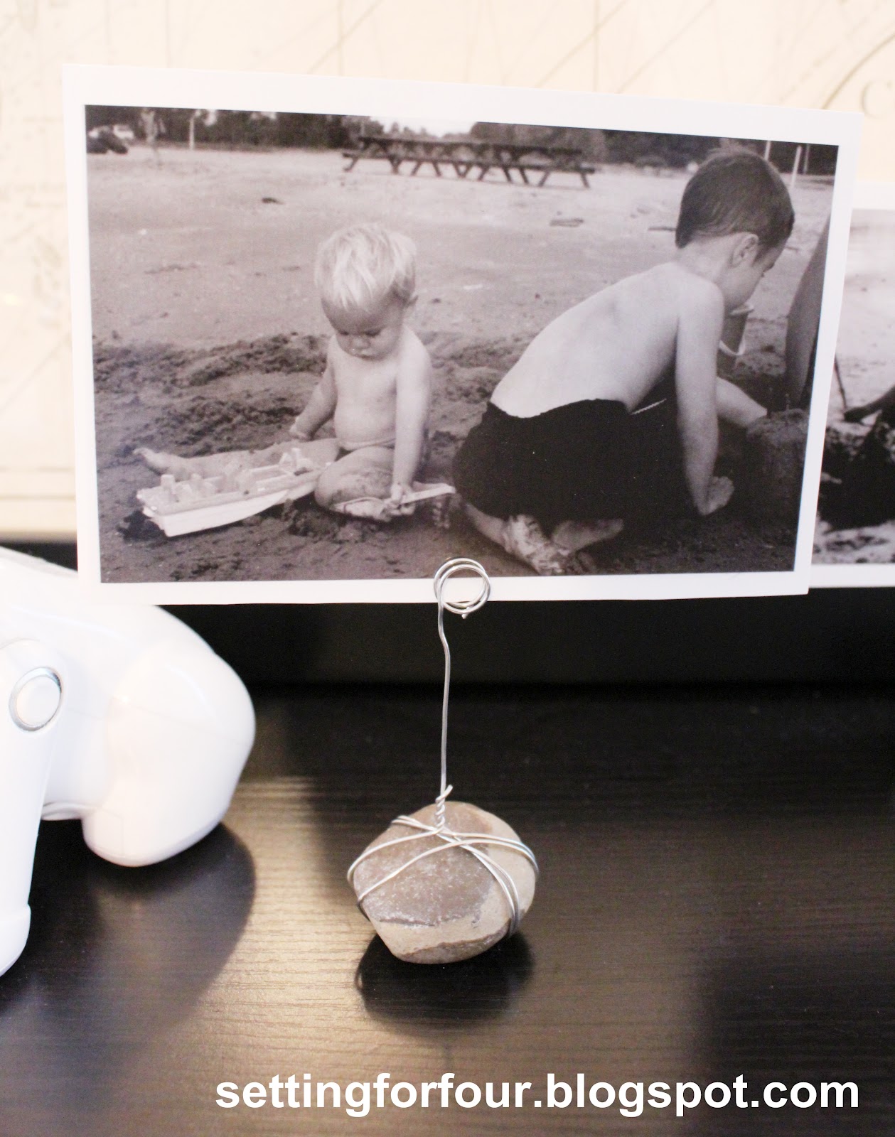 Make this Fun Craft: DIY Rockin' Photo Holder - Setting For Four Interiors