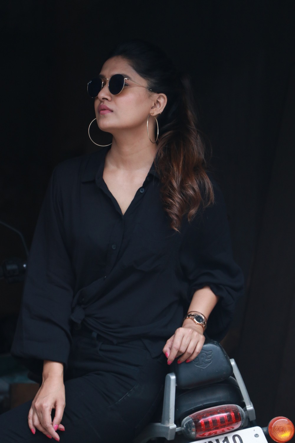 Actress Vani Bhojan New Photoshoot stills in Black Dress