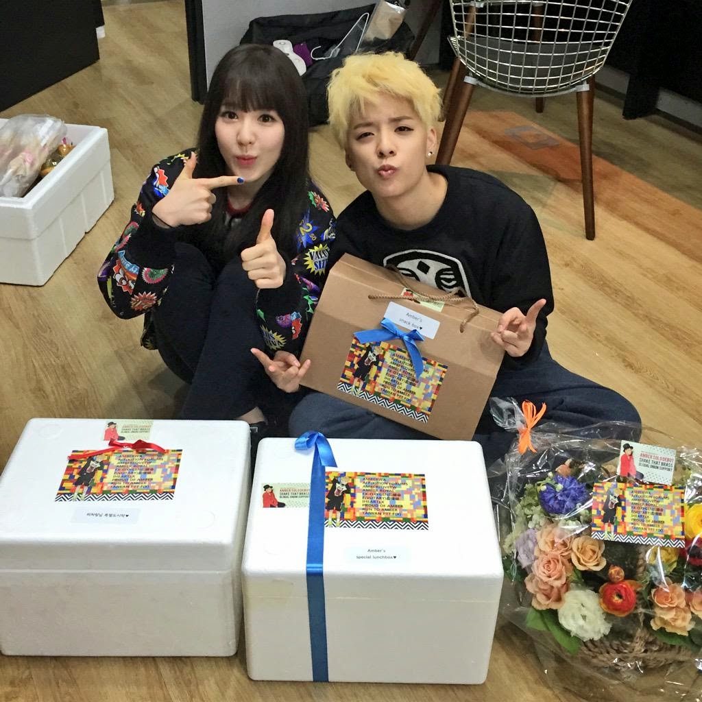 f(x)'s Amber snapped cute photos with Red Velvet's Wendy, and Fans ...